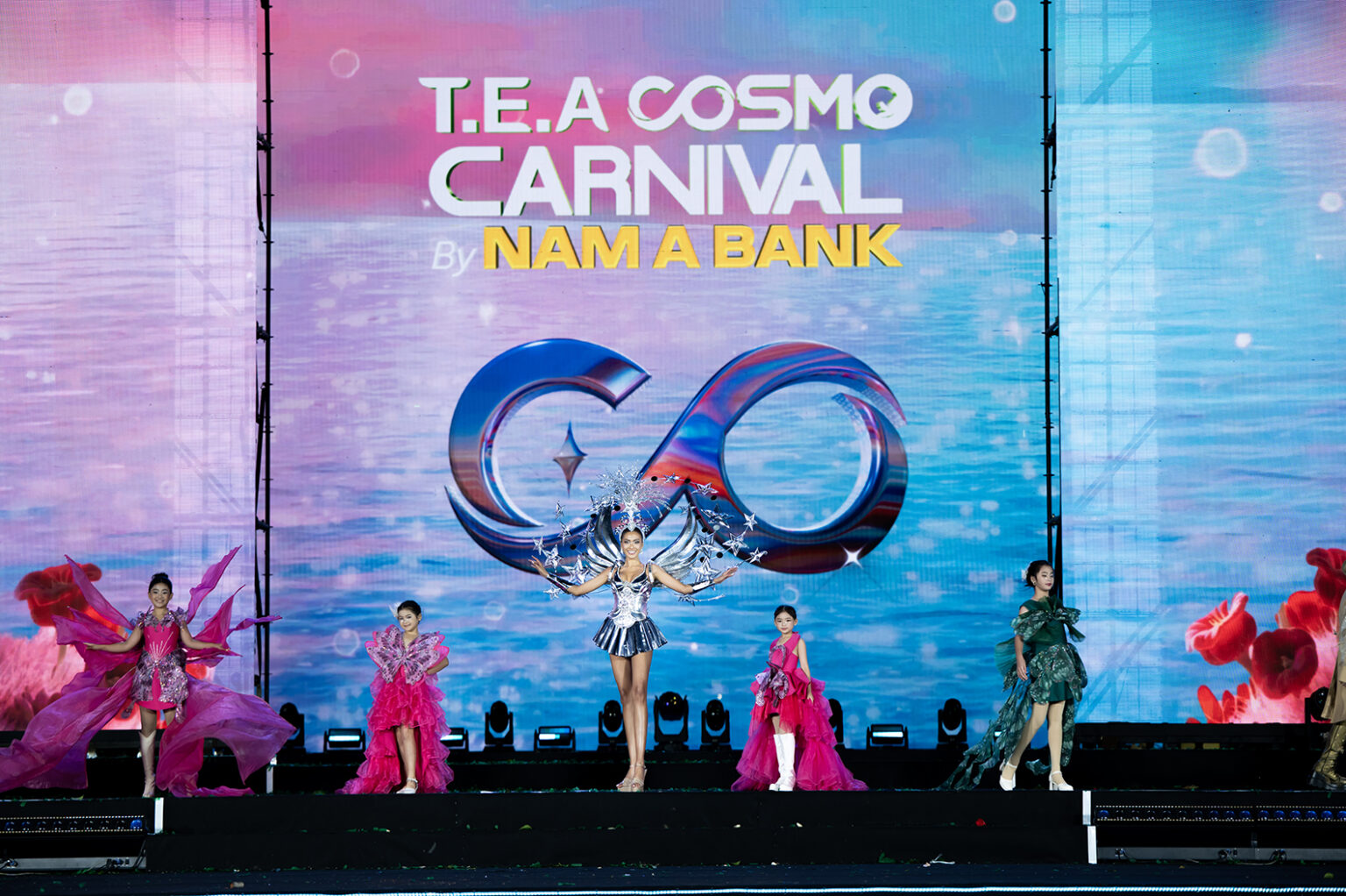 Á QUÂN COSMO KID’S STAR 2025 LÊ NGỌC NHƯ Ý ĐƯỢC DÀN HOA HẬU QUỐC TẾ VÀ ...